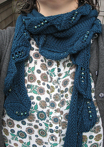 Ravelry: Cedar Leaf Shawlette pattern by Alana Dakos