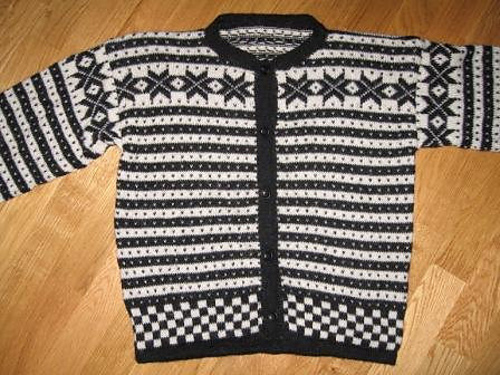 Ravelry: 15-28 Fanakofte (kort modell) pattern by Sandnes Garn