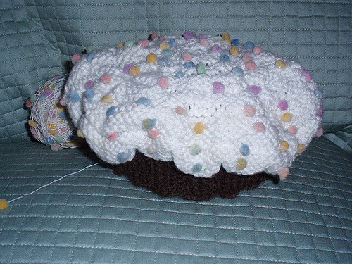 Ravelry: Cupcake Hat pattern by Alicia Lutz