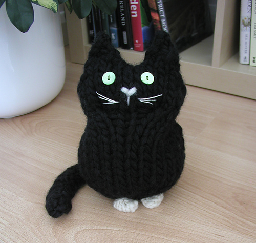 Ravelry: Cats pattern by Julia Marsh