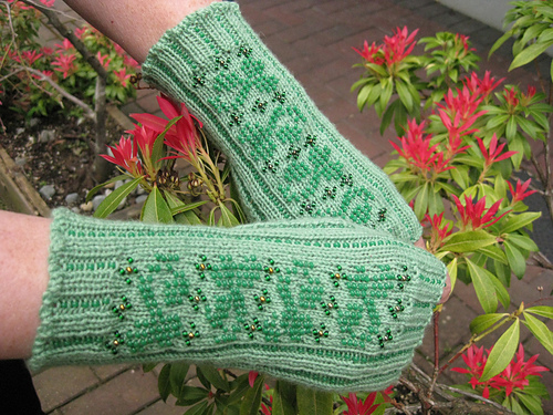 Ravelry: Fretwork Beaded Mittens pattern by Lynette Meek