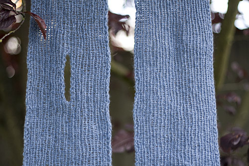 Ravelry: Vertical Keyhole Scarf pattern by Laura Treadway