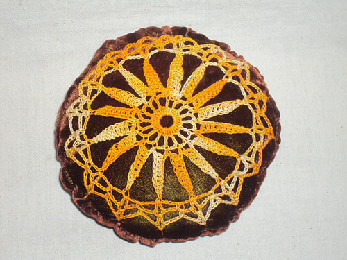 Ravelry: Pincushion pattern by Octopus Books