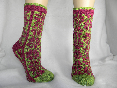 Ravelry: Pizzelle pattern by SpillyJane