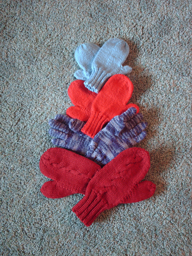 Ravelry: NL13 Fittin’ Mittens: Mitts that Fit pattern by Nancy Lindberg