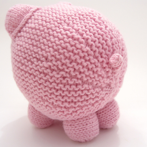 Ravelry: Round Pig pattern by Clare Doornbos