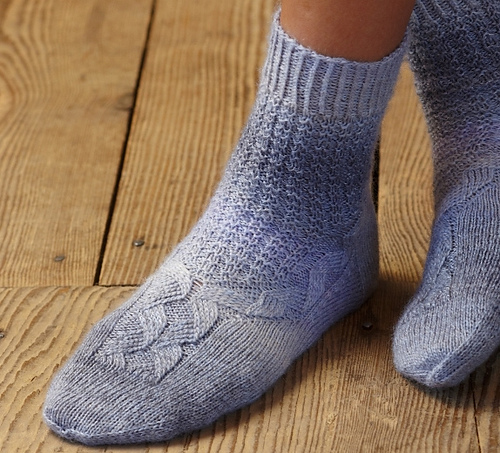 Ravelry: R0009 Socks with Diagonal Basket Weave Pattern pattern by ...
