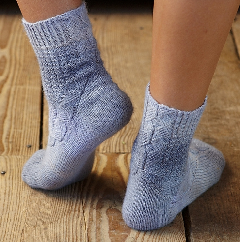 Ravelry: R0009 Socks with Diagonal Basket Weave Pattern pattern by ...