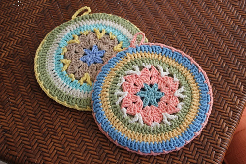 Ravelry: Disc-Disc pattern by Sara Delaney