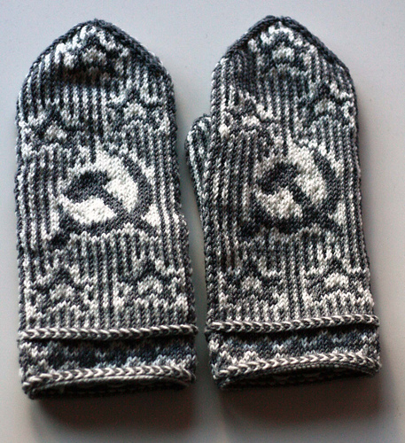 Ravelry: Hammer and Sickle pattern by Clara Falk