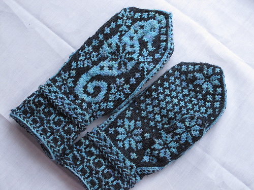 Ravelry: "Selbuvott or not" alias Selbu Sea Horse Mittens pattern by ...