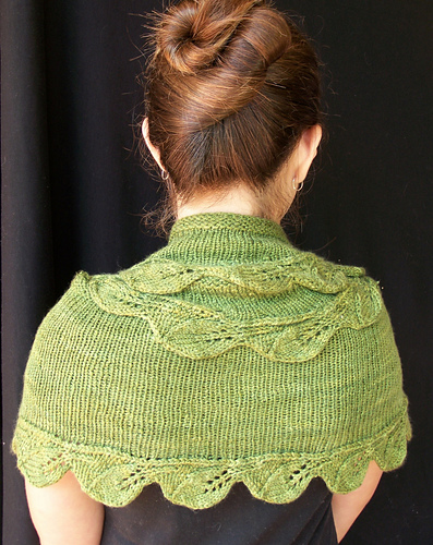 Ravelry: Cedar Leaf Shawlette pattern by Alana Dakos