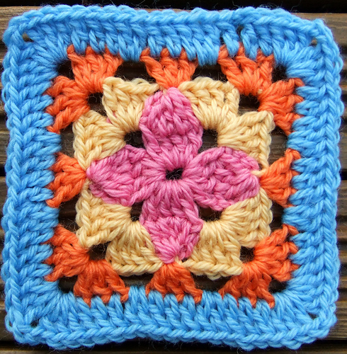 Ravelry: Petal Afghan Block pattern by Leonie Morgan