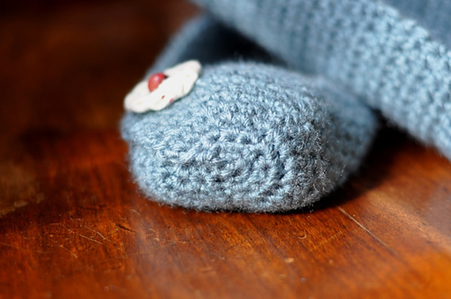 Ravelry: Cross Over Toe Ballet Slippers pattern by Laura Hooker