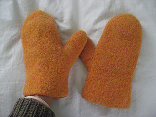 Ravelry: felted wool and mohair mittens with inside cuff pattern by Patty