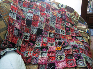 Ravelry: wiLDaBoUtCoLoR's DiAGoNaL GraNNy SqUArE AfGHaN