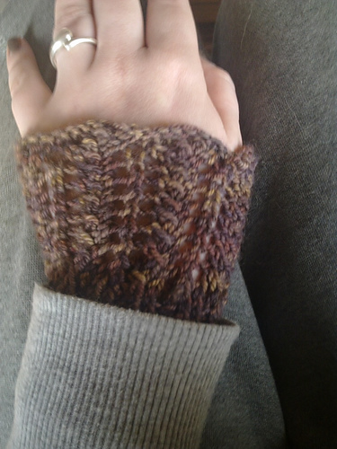 Ravelry: Lacy Cuffs pattern by Sarie Tales