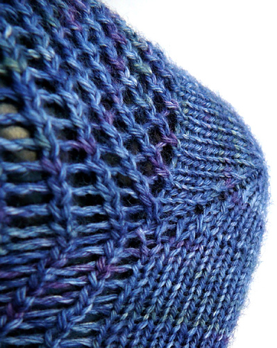 Ravelry: Minali pattern by Vintage Purls