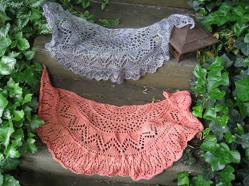 Ravelry: Graceful Curve, Shawl pattern by Mary Triplett