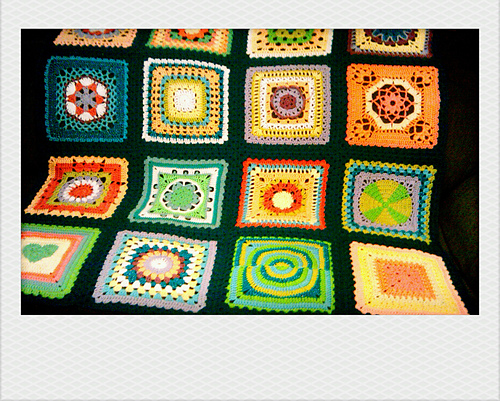 Ravelry: joining different squares of the same size pattern by Adaiha ...