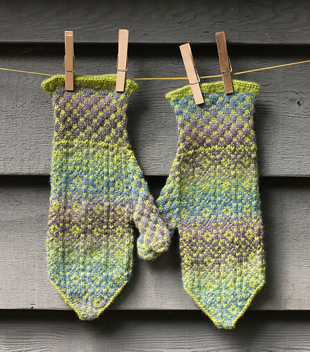 Ravelry: KateLore's dionysus mittens