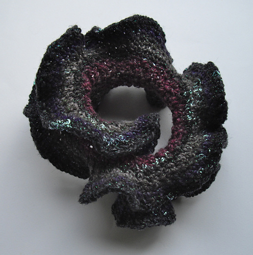 Ravelry: smbelcas' Negatively curved Mobius band
