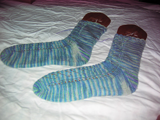 Ravelry: SuzeQknits' Hearts for Heidi socks