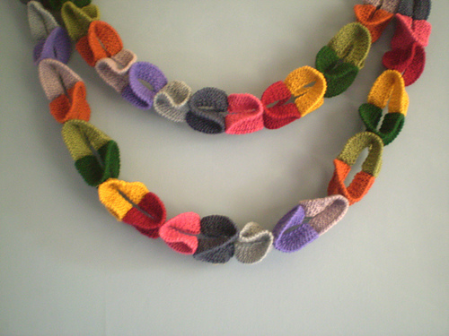 Ravelry: Ring Garland pattern by Frankie Brown
