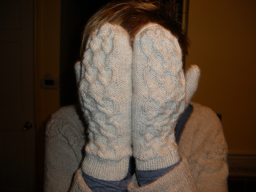 Ravelry: Morgandy Mittens pattern by Triona Murphy