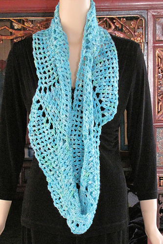 Ravelry: Slip Swoop Loop pattern by Vashti Braha