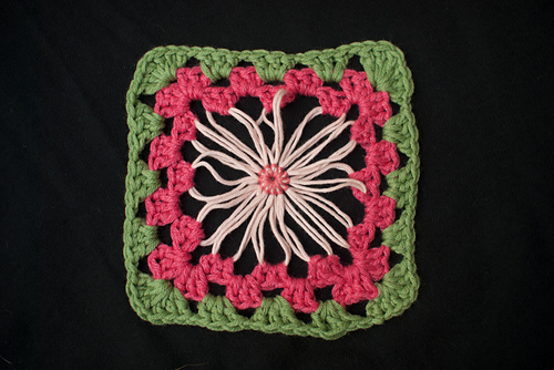 Ravelry: Flower Looms: Granny Square Edging for 2 ½" Round Motifs ...