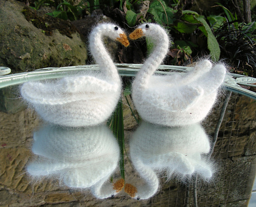 Ravelry: Simple Swans pattern by Brigitte Read