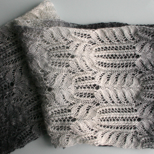 Ravelry: Lizella's 12-02-07 - Classic Frost Flower lace cowl