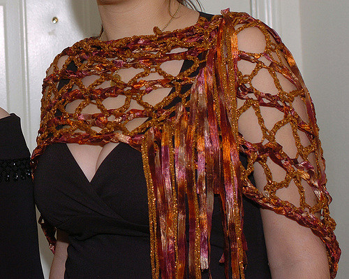 Ravelry: On The Fringe Moebius Scarf pattern by Lion Brand Yarn