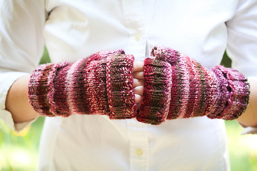 Ravelry: nestfiber's sweet mitts