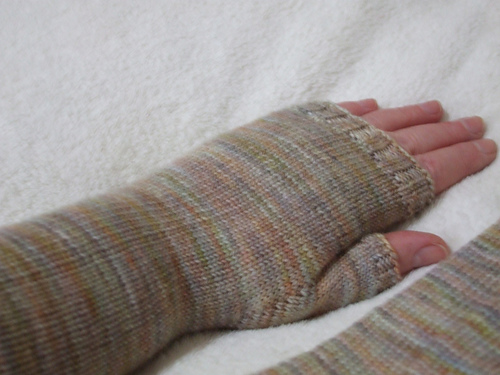 Ravelry: Elbow Length Fingerless Gloves pattern by Johanne Deleeuw