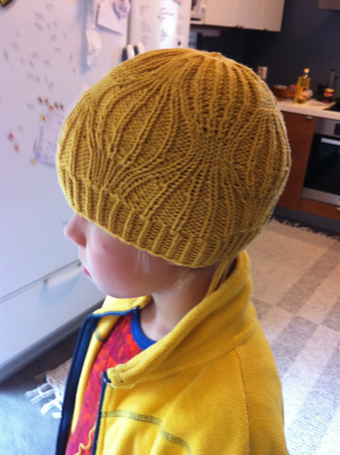 Ravelry: Sipulihattu/The Onion Hat pattern by Tiina Huhtaniemi