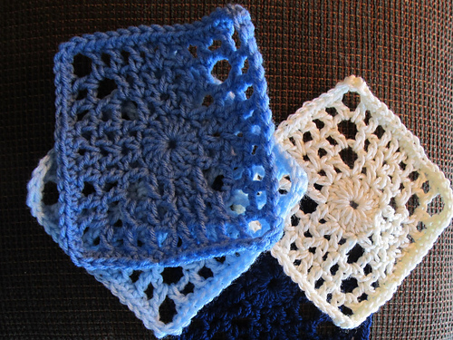 Ravelry: Simply EZ PZ 6 inch square pattern by Anastacia Zittel