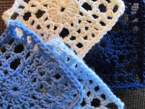 Ravelry: Simply EZ PZ 6 inch square pattern by Anastacia Zittel