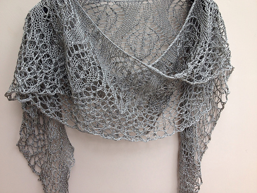 Ravelry: Scarab shawl pattern by Barbara Benson