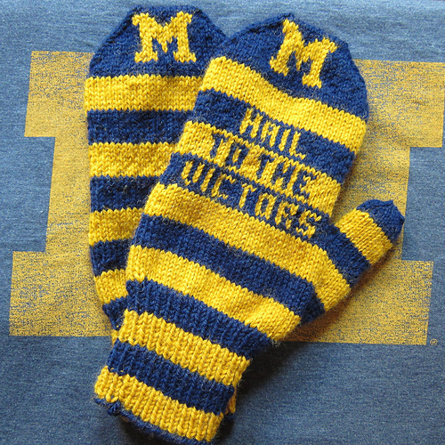 Ravelry: Men's Go Team Mittens pattern by Kathy Lewinski