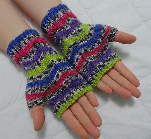 Ravelry: Jaywalker Mitts pattern by SaBine Vogelpoth