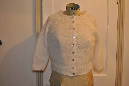 Ravelry: Asma pattern by Kim Hargreaves