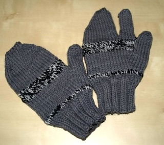 Ravelry: Trigger Happy Mittens pattern by Ellie Smallcombe