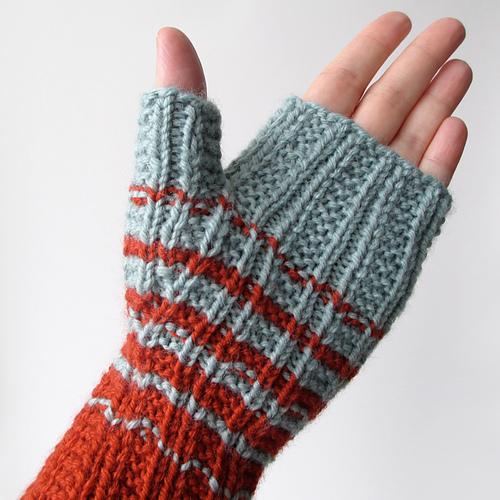 Ravelry: Two-Color Gradation Fingerless Gloves pattern by Elizabeth Seidle
