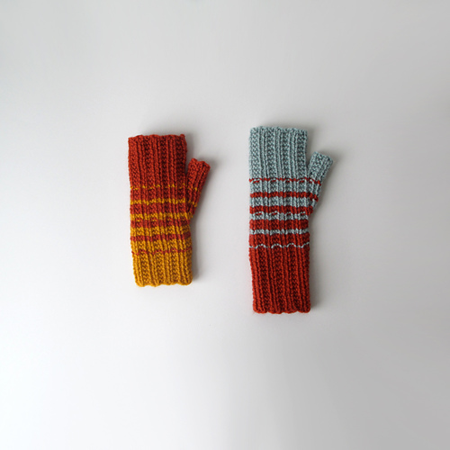 Ravelry: Two-Color Gradation Fingerless Gloves pattern by Elizabeth Seidle