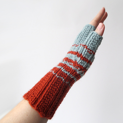 Ravelry: Two-Color Gradation Fingerless Gloves pattern by Elizabeth Seidle