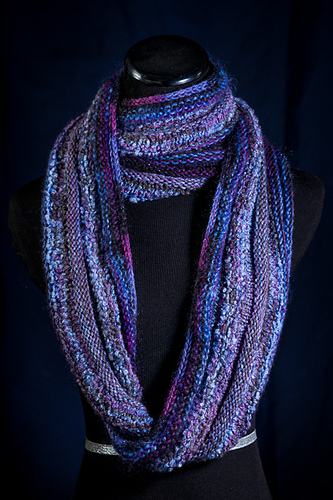 Ravelry: Moebius Cowl pattern by Kimberly Perkins