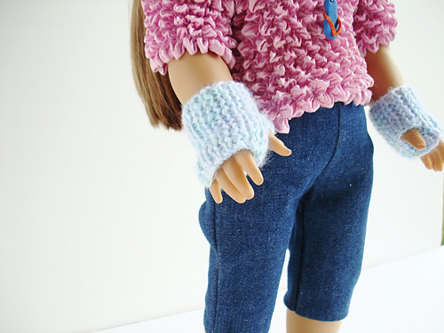 Ravelry: Fingerless Mittens for 18inch dolls pattern by Jacqueline Gibb