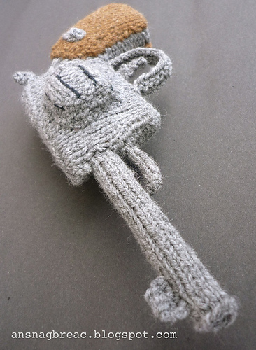 Ravelry: The Knitter's Revolver pattern by Maker Magpie